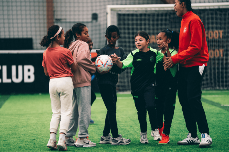 Help young girls emancipate themselves through soccer! | Dift